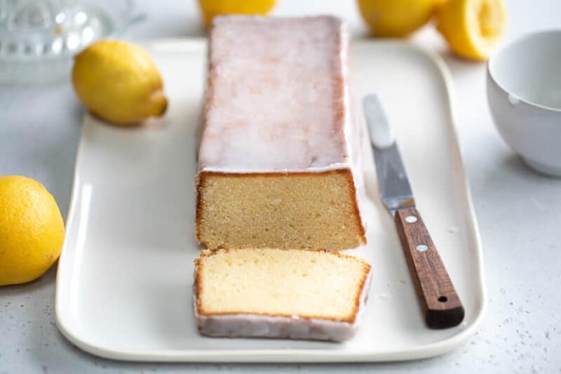 LE cake au citron {divinement moelleux et acidulé} au Thermomix • Yummix